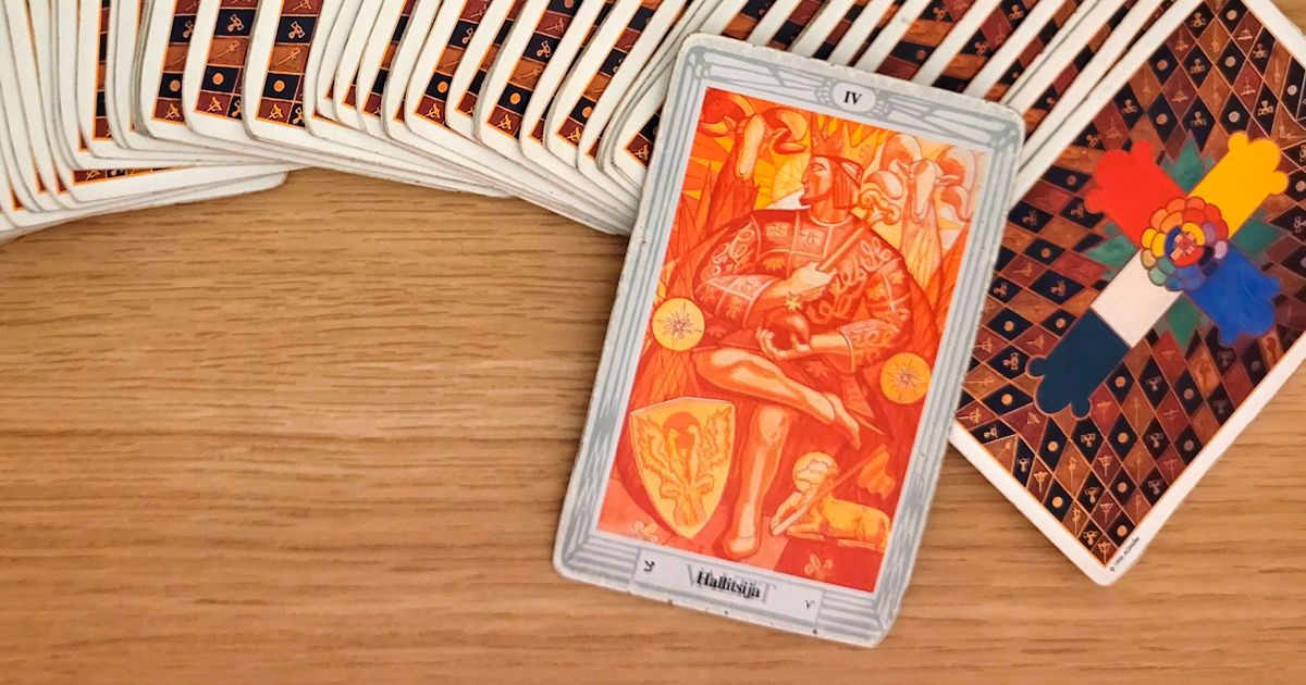 Viikon 3 tarot: Hallitsija - Lempeää auttavaisuutta